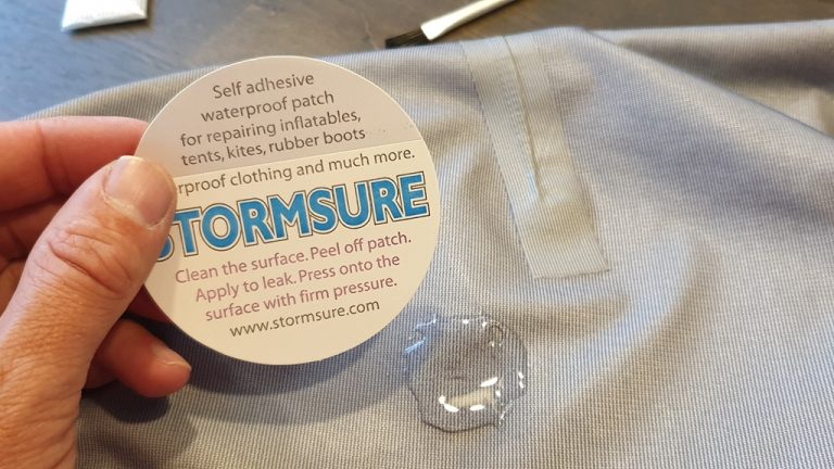 Je waadpak plakken op de juiste manier - Zo doe je dat! - Roofmeister