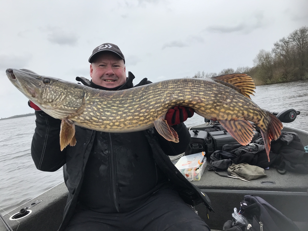 Slow motion op wintersnoek met Jouke Jansma - Roofmeister