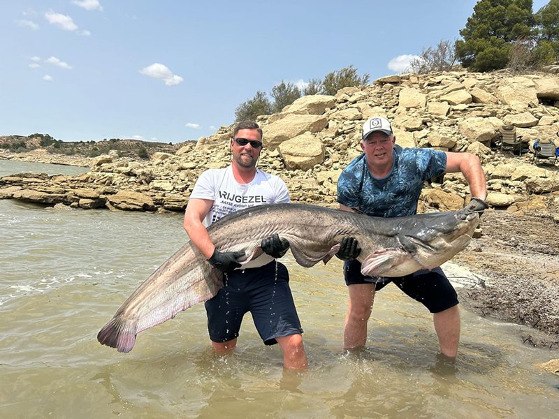 Roofmeister INSIDE: Klaar voor de start... & de grootste meervallen ...